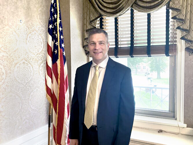 New WLU president enjoys view | News, Sports, Jobs - The Herald Star